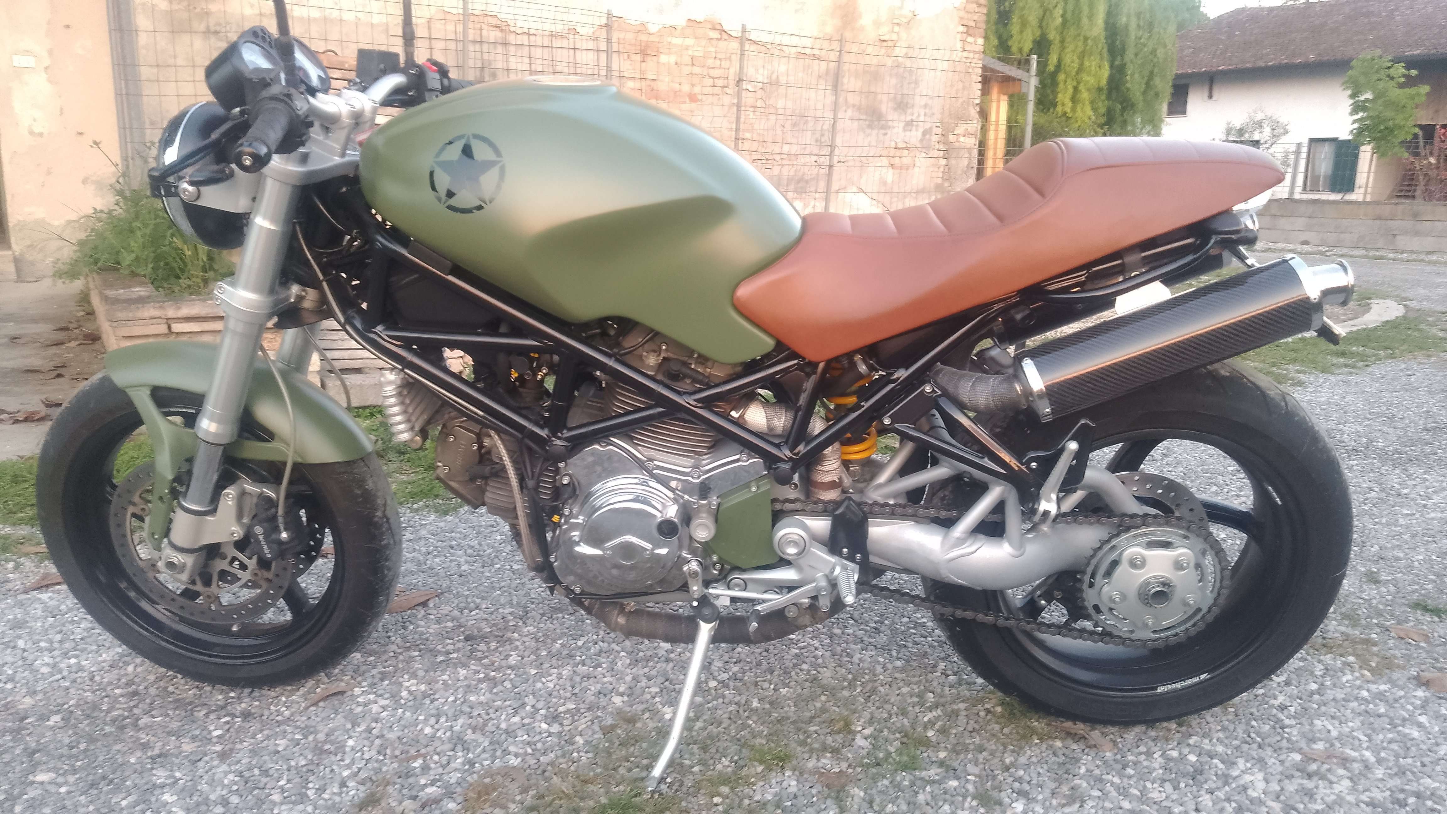 Ducati Monster S2RDark