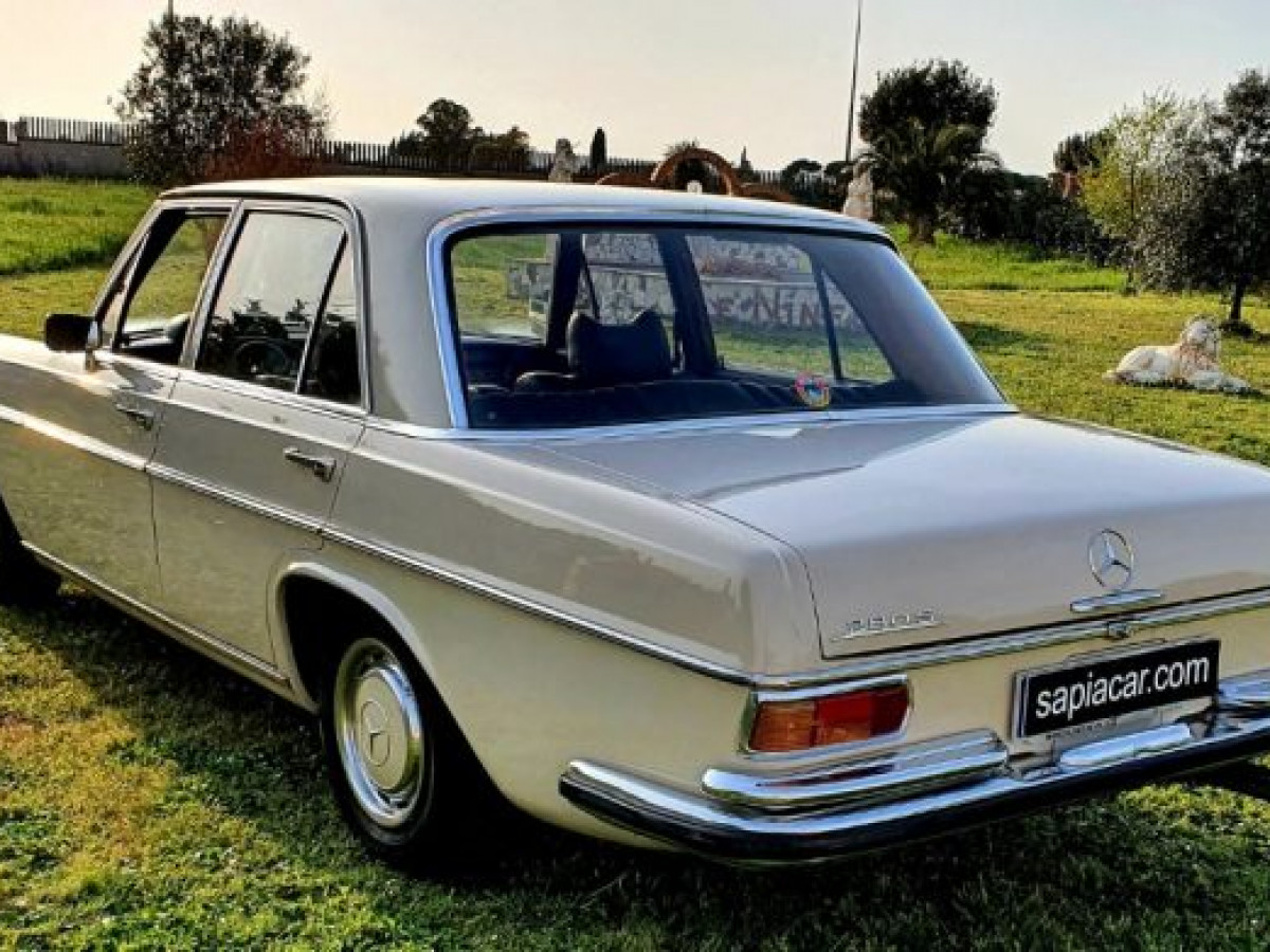 MERCEDES Serie 200-280(W123) 200 D