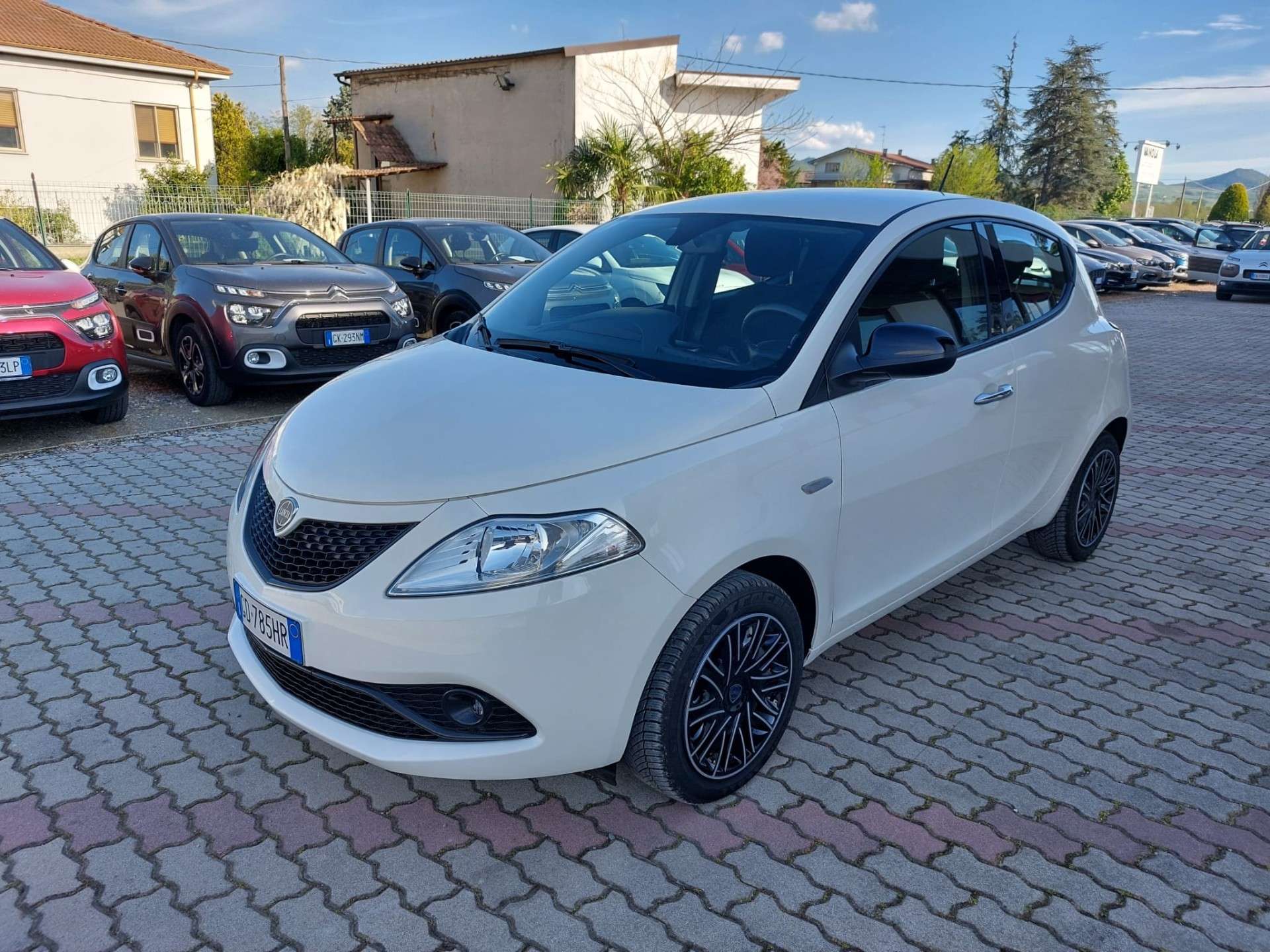 Lancia Ypsilon1.0 70cv E6D HYBRID GOLD con Parking