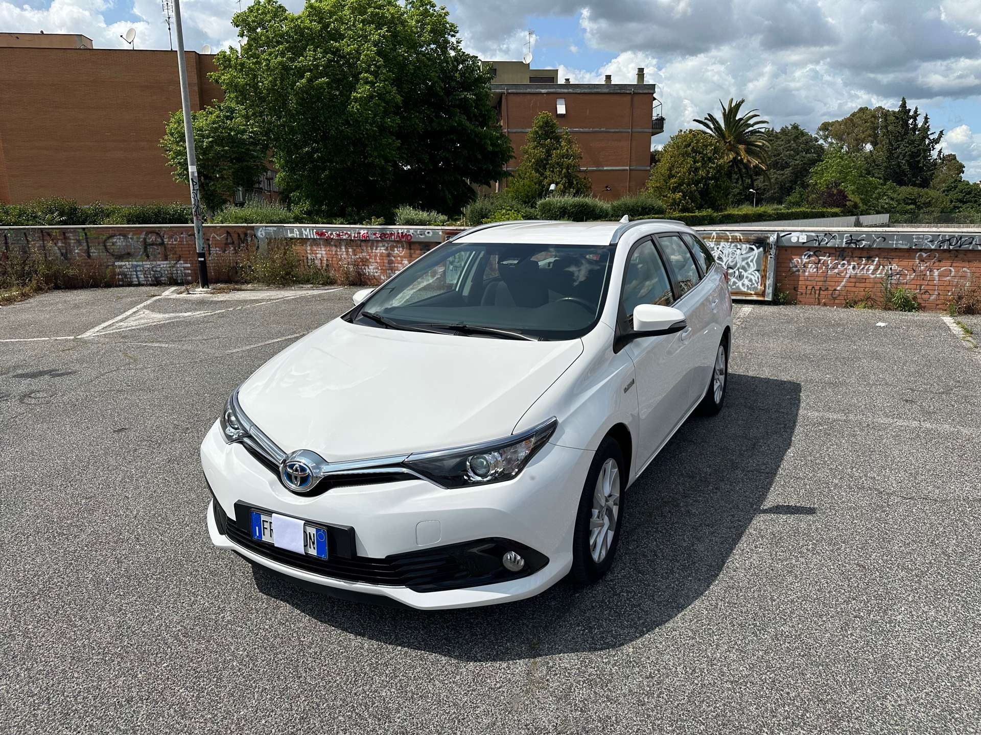 Toyota AurisTouring Sports Hybrid Active