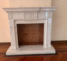 Vendo cornice camino in marmo Carrara