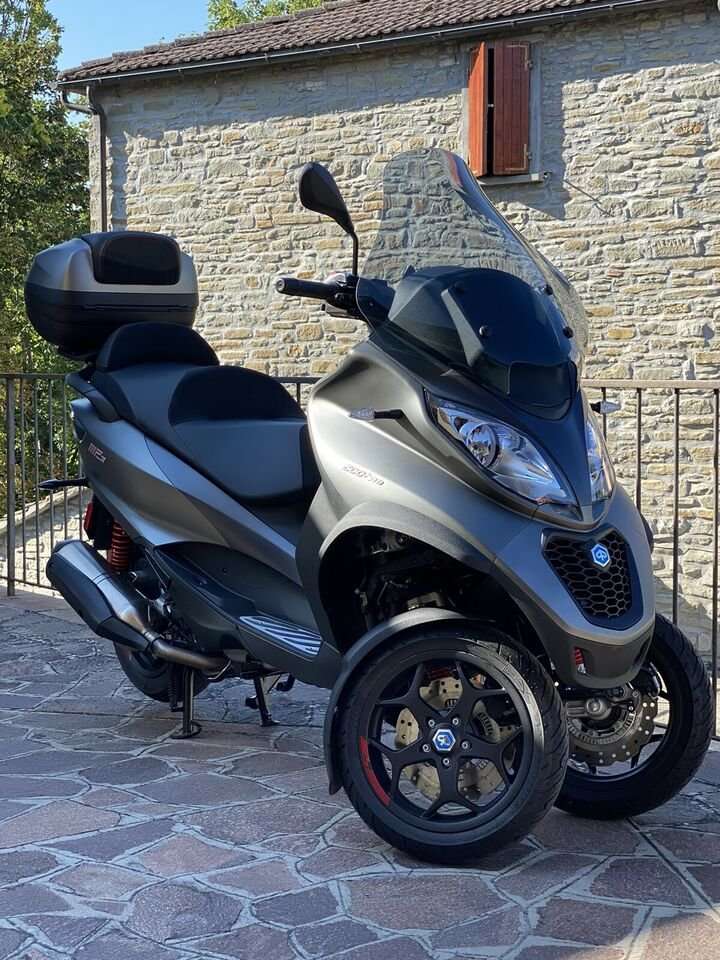 Piaggio MP3 500