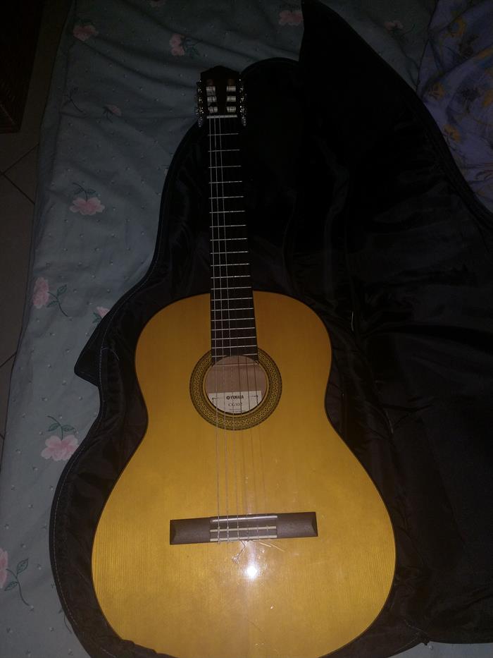 CHITARRA YAMAHA CG102