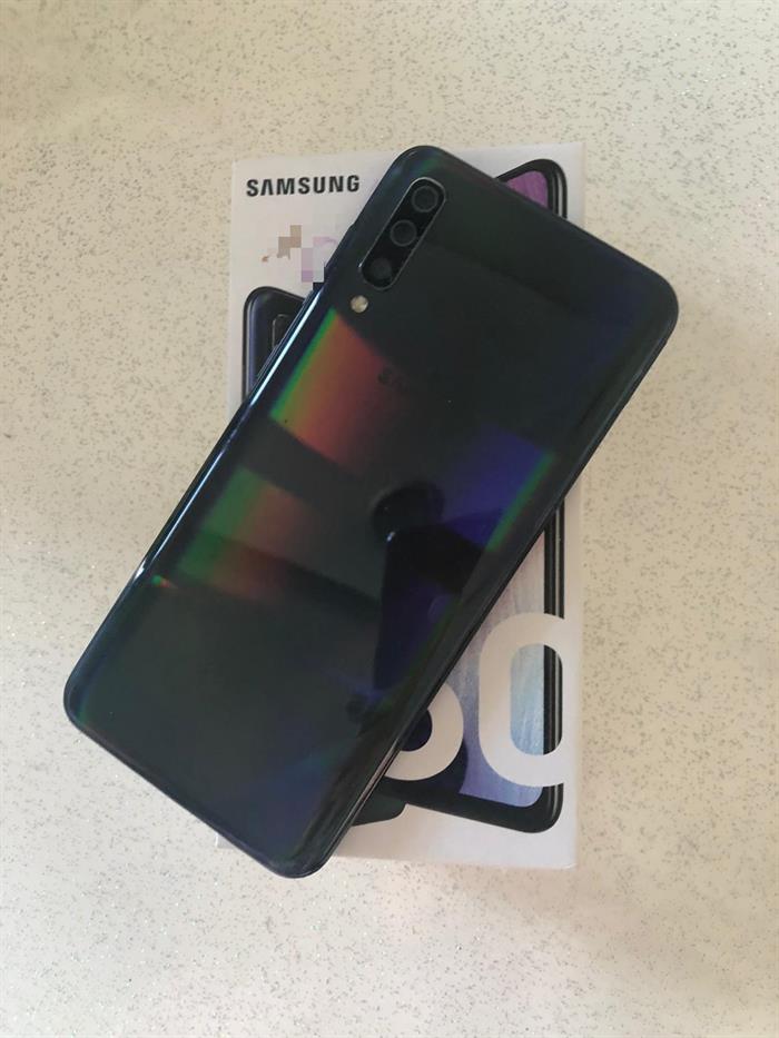 SAMSUNG A50