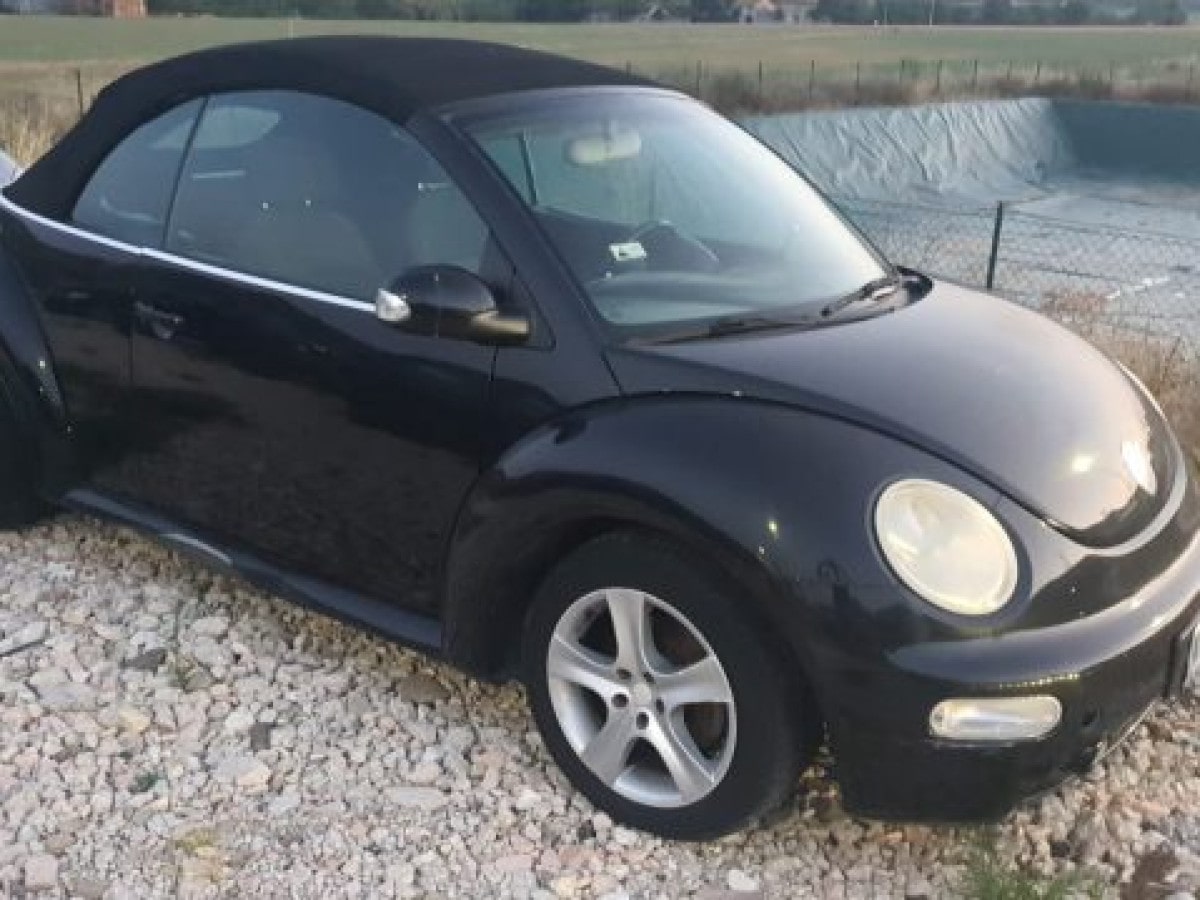 VOLKSWAGEN New Beetle 1.6 Cabrio