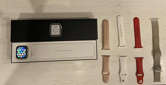 APPLE WATCH NIKE SERIE 4 CASSA 44MM