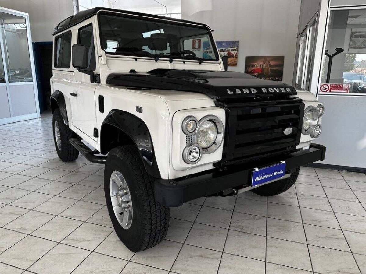 LAND ROVER Defender Defender 90 2.4 TD4 Station Wagon SE