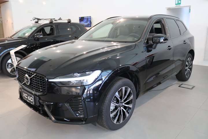 Volvo XC60PLUS DARK B4 AWD AUTOMATICA