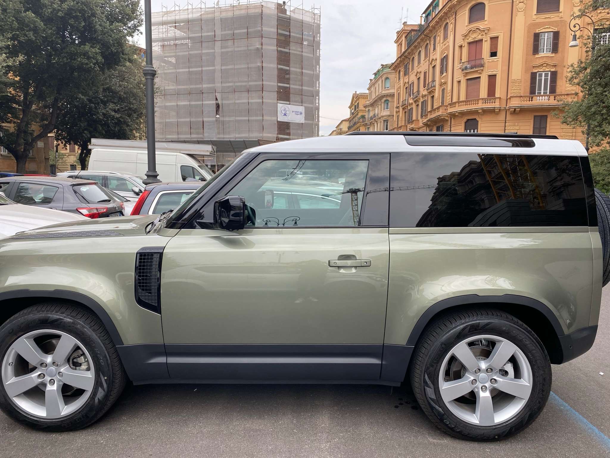 Land Rover DefenderDefender 90 3.0d i6 mhev First Edition 250cv 6pti