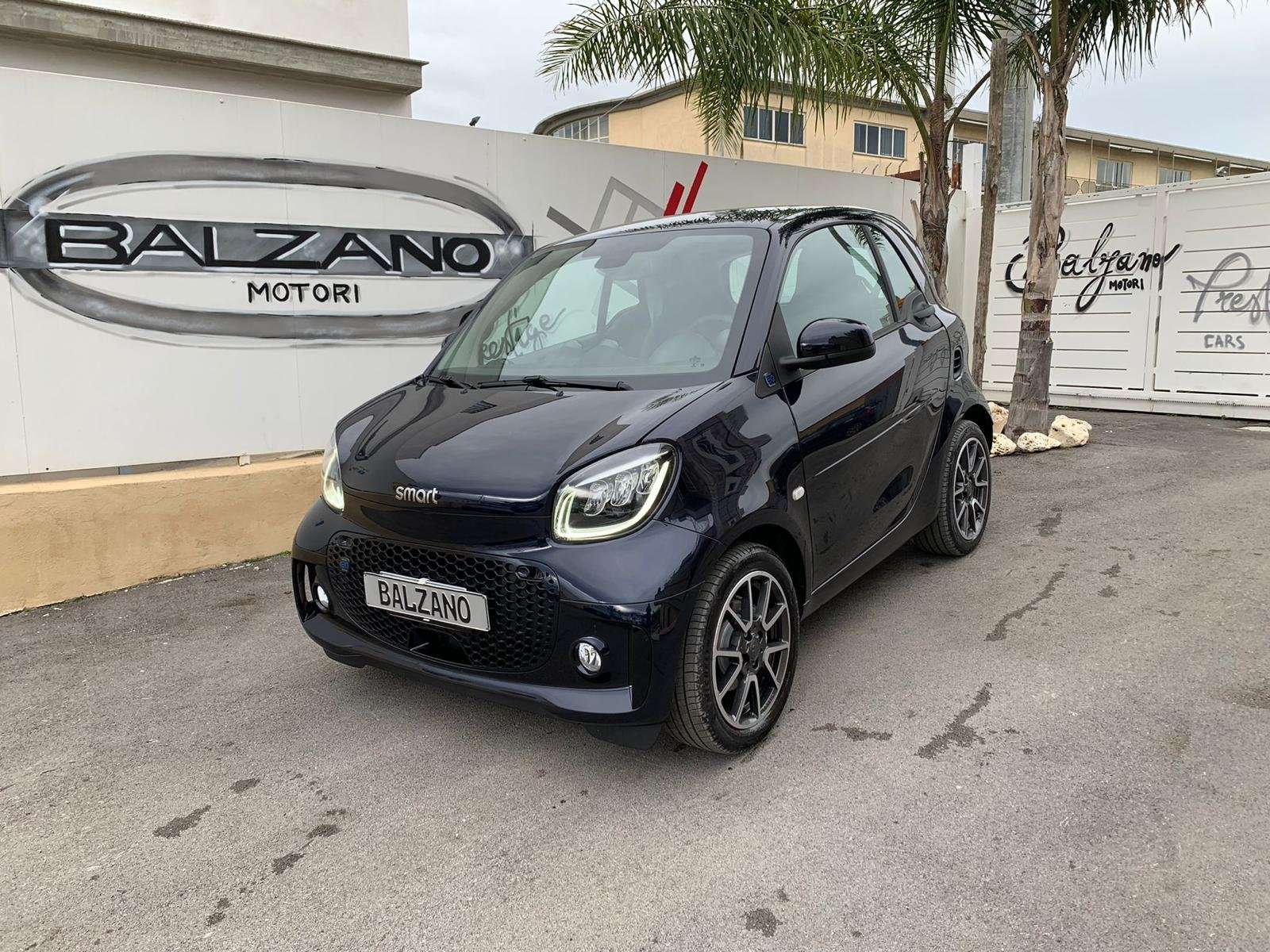 smart forTwoEQ BLUE PARIS EDITION