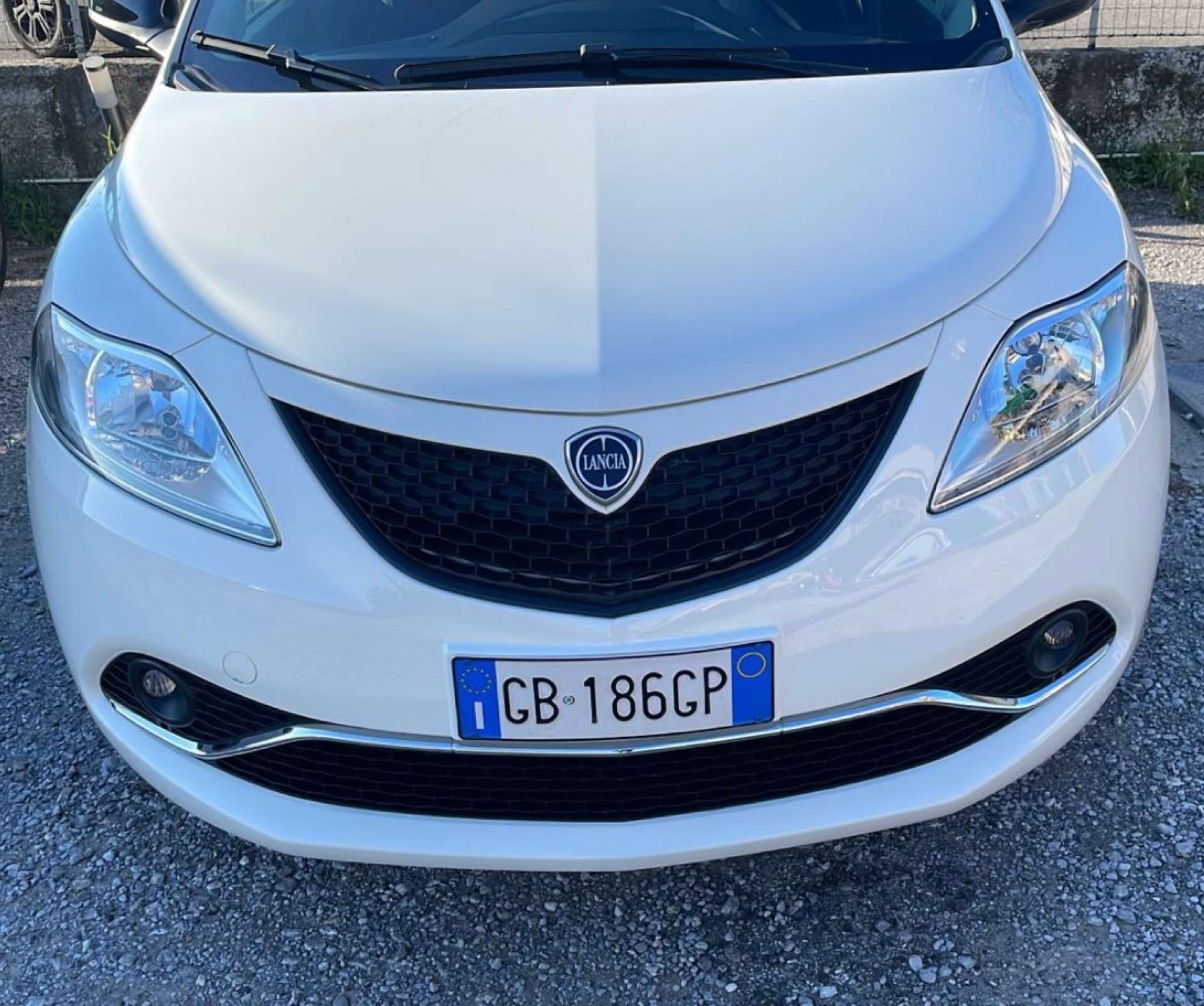 Lancia Ypsilon1.0 firefly hybrid Gold s&s 70cv