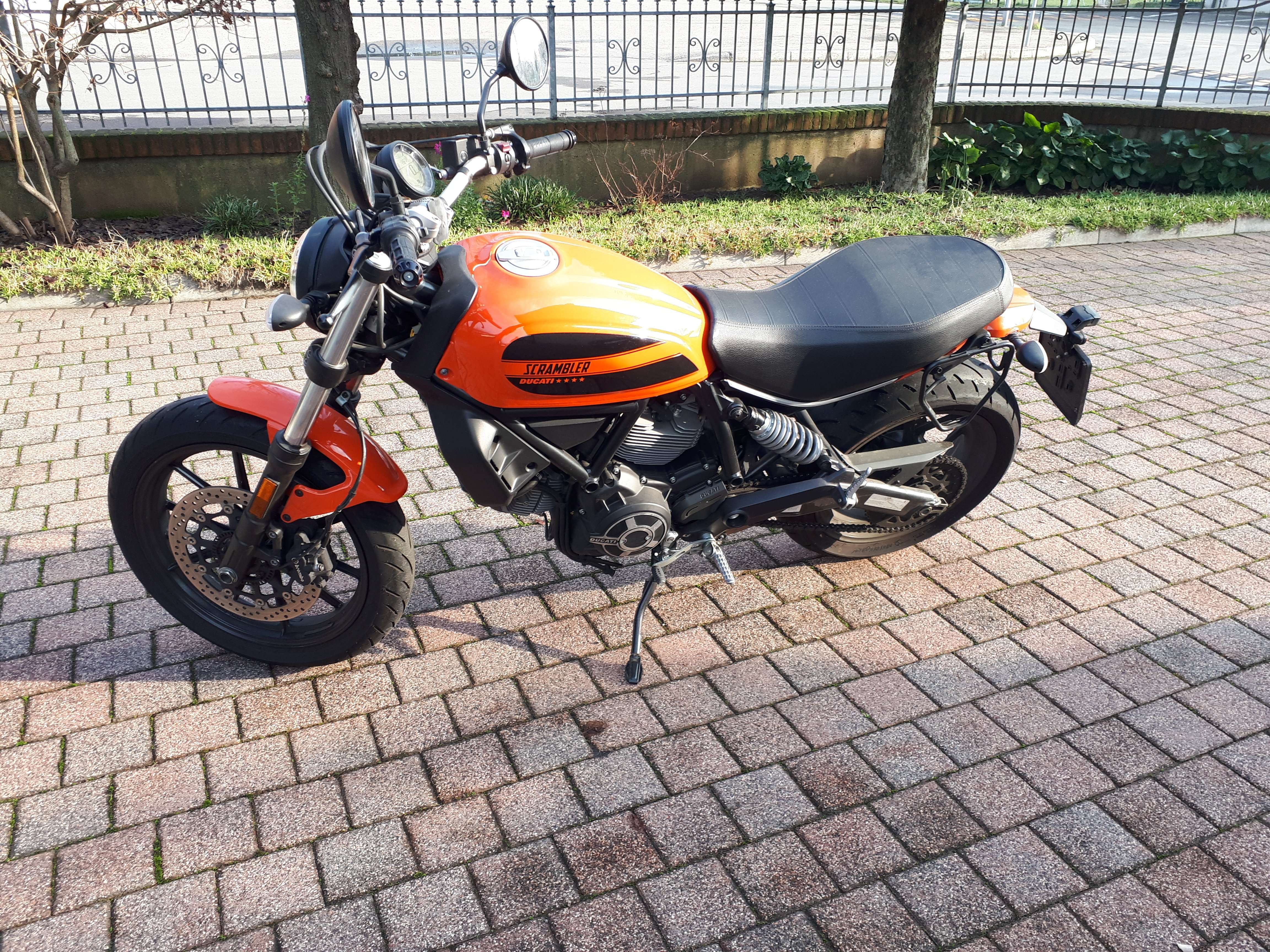 Ducati ScramblerSixty 2