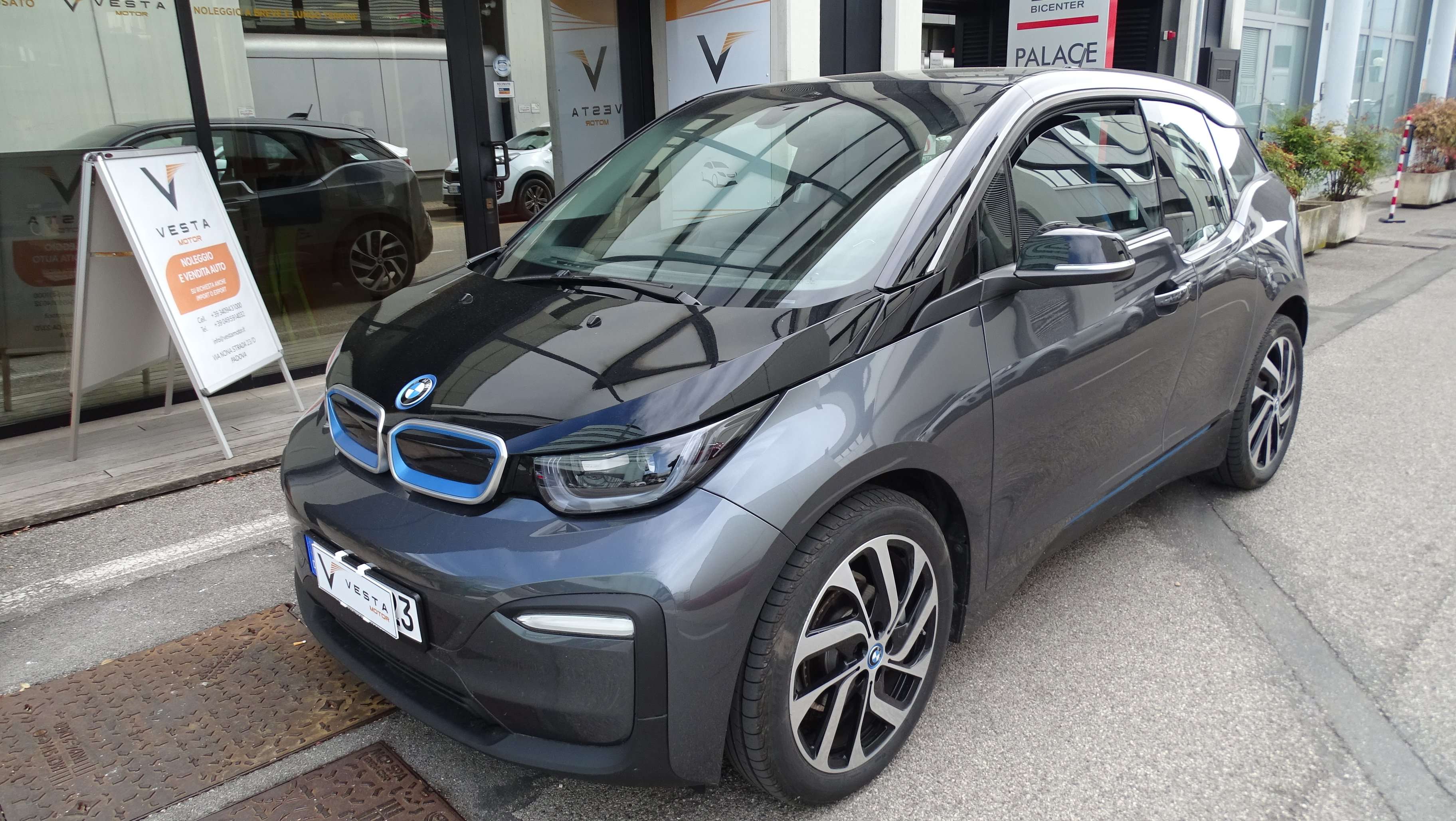 BMW i3120 Ah Advantage 355 km autonomia