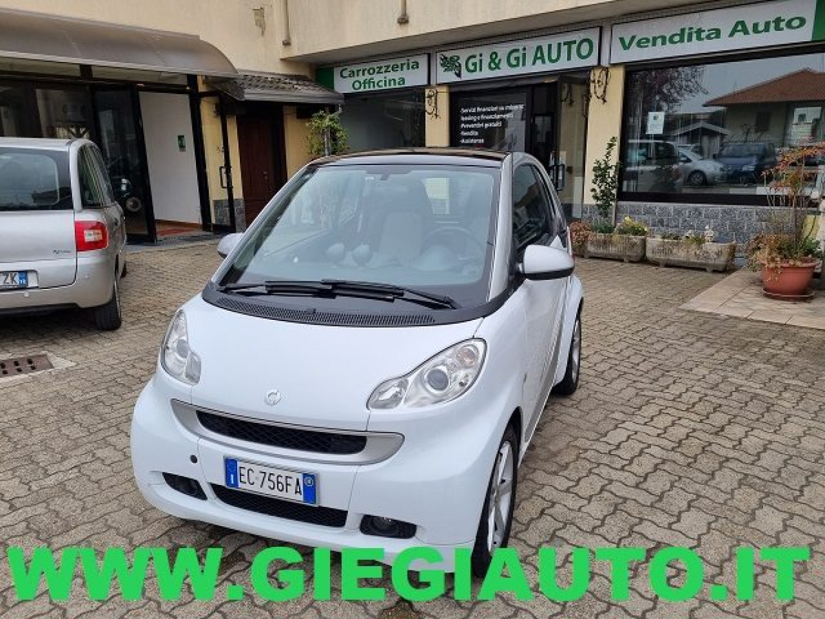 SMART fortwo 2ª serie fortwo 800 40 kW coupé pulse cdi