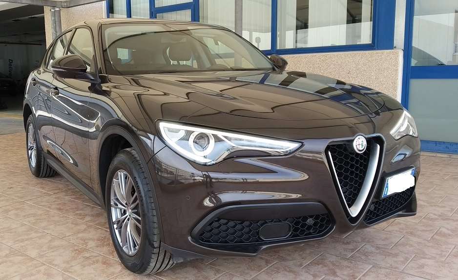 Alfa Romeo StelvioStelvio 2.2 t Executive Q4 190cv auto my19