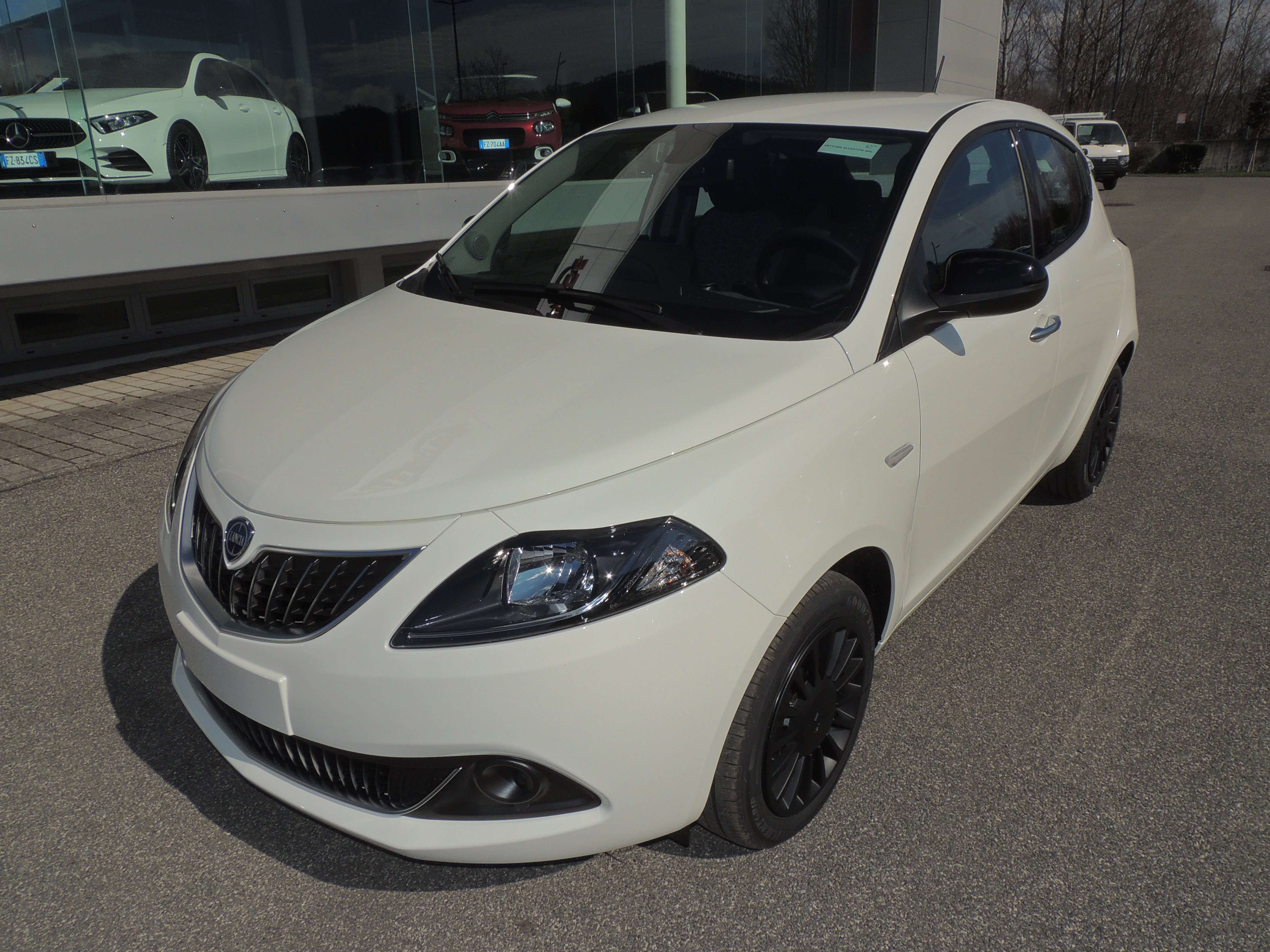 Lancia Ypsilon1.2 Silver Gpl 69cv