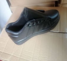 Stock ingrosso scarpe sportive