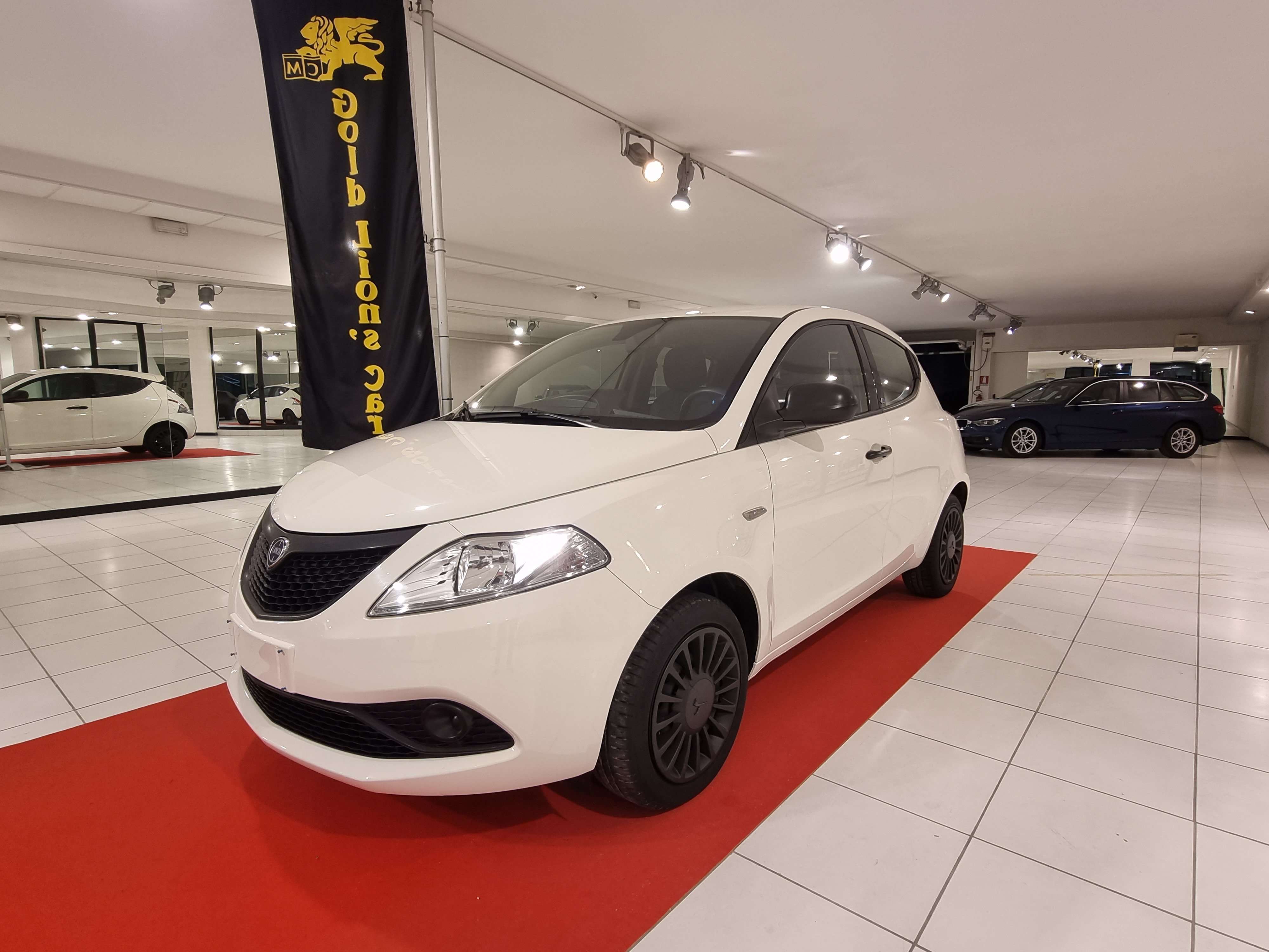 Lancia Ypsilon1.2 Elefantino Blu PER NEOPATENTATI