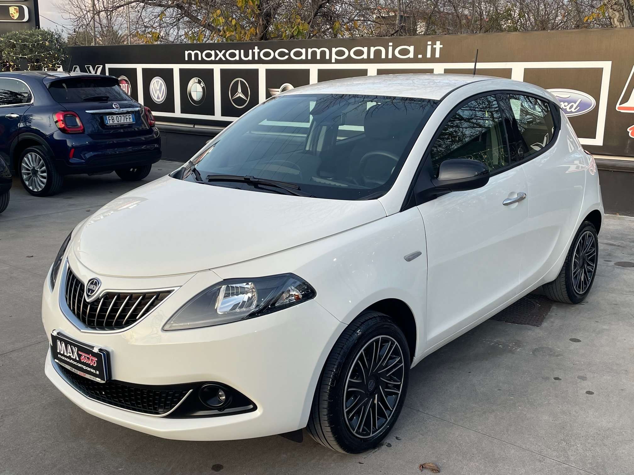 Lancia Ypsilon1.0 firefly hybrid Gold s&s