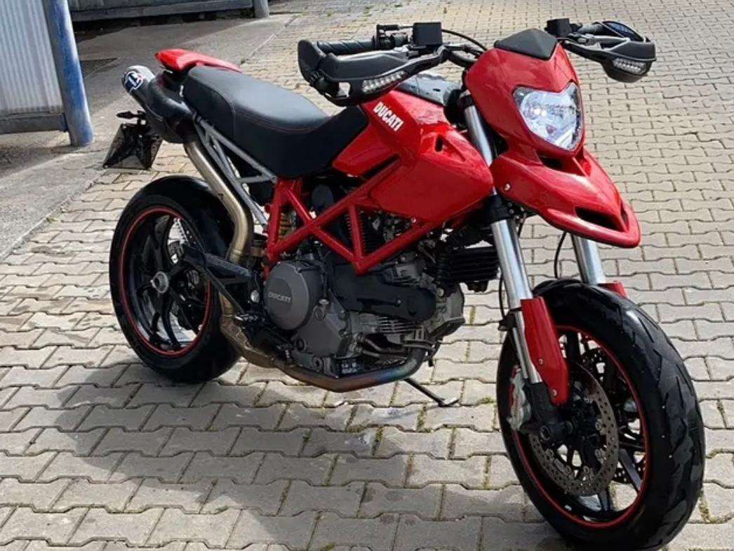 Ducati Hypermotard 796