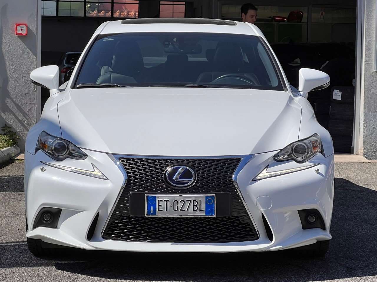 Lexus IS 300300h 2.5 F-Sport cvt