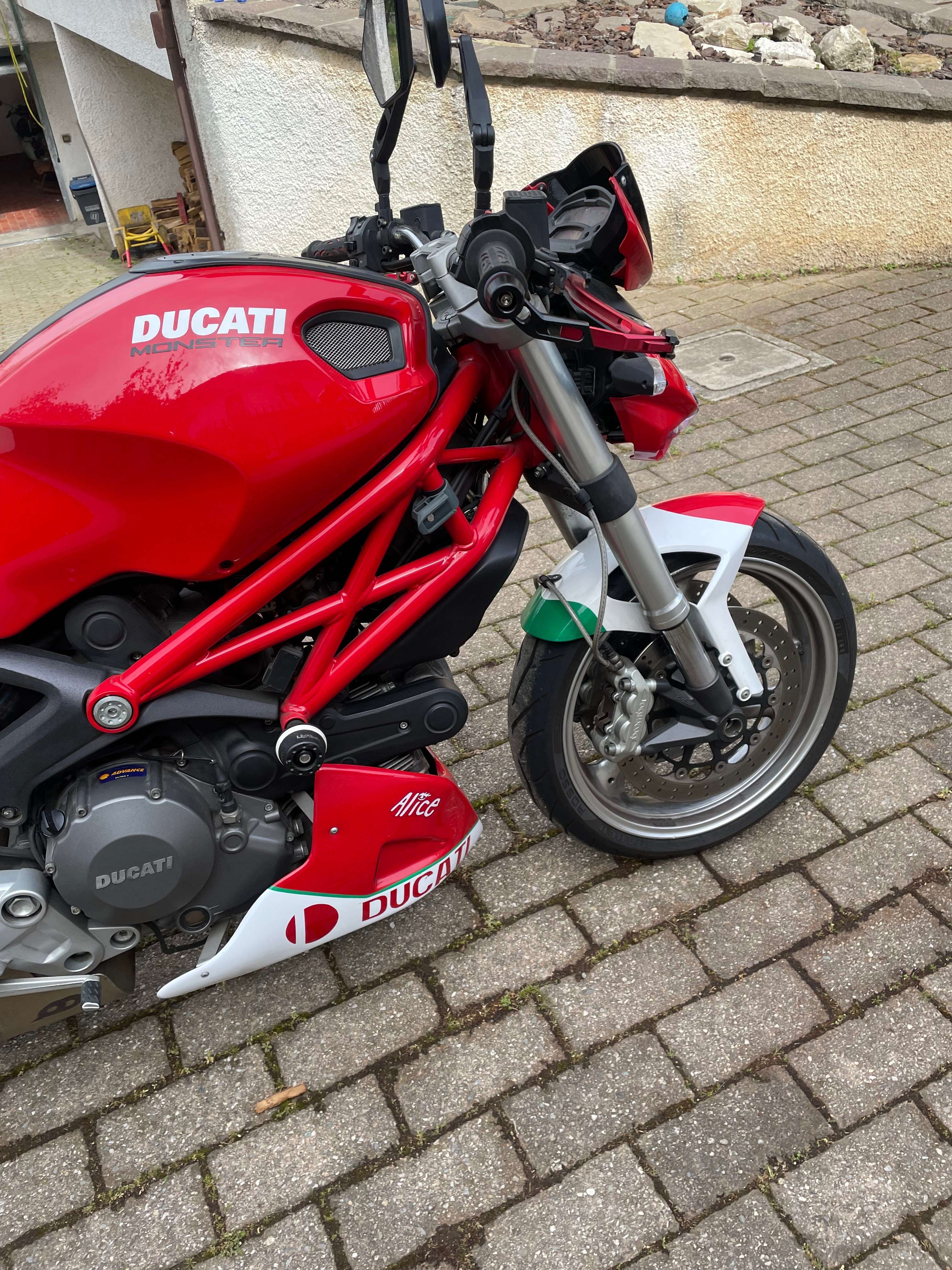 Ducati Monster 696