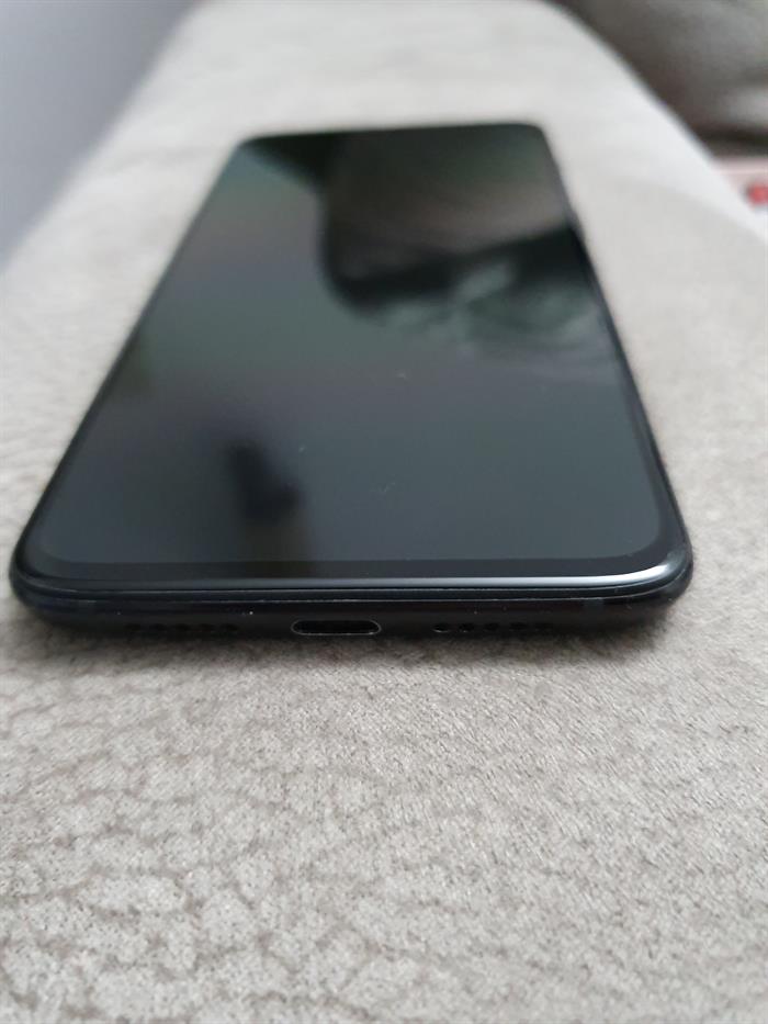 ONEPLUS 6T 8GB RAM - 128 GB