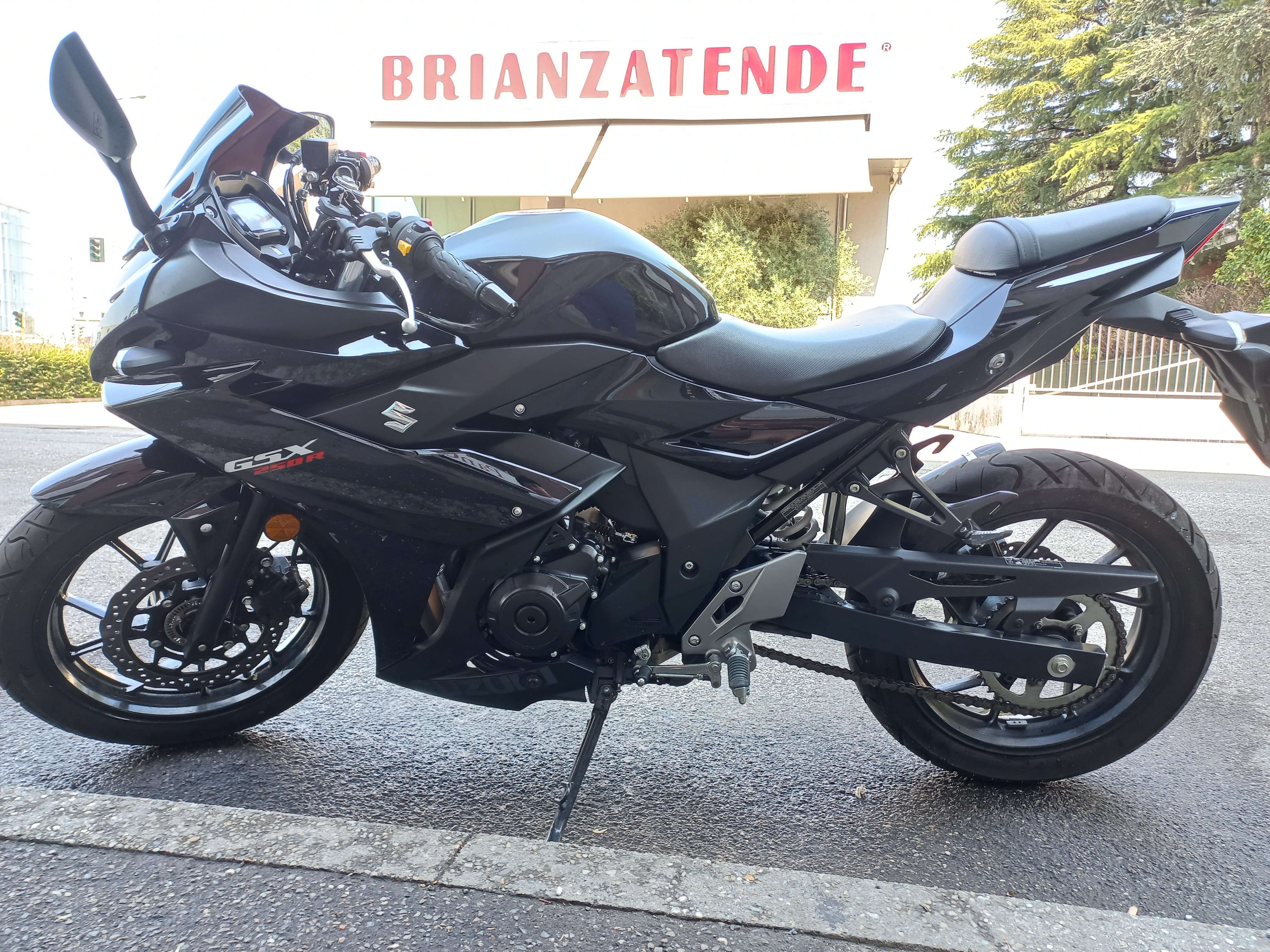 Suzuki GSX 250