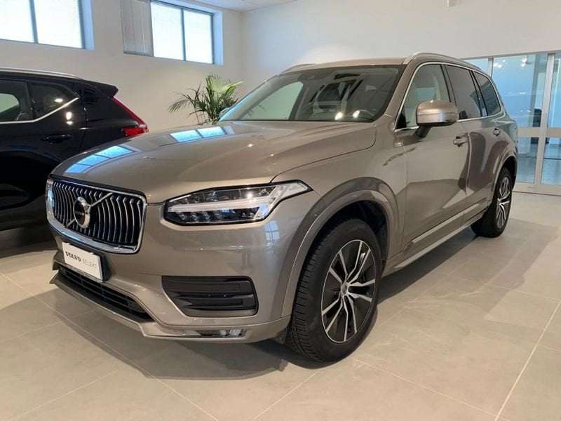 Volvo XC90B5 (d) AWD Geartronic 7 posti Momentum Pro