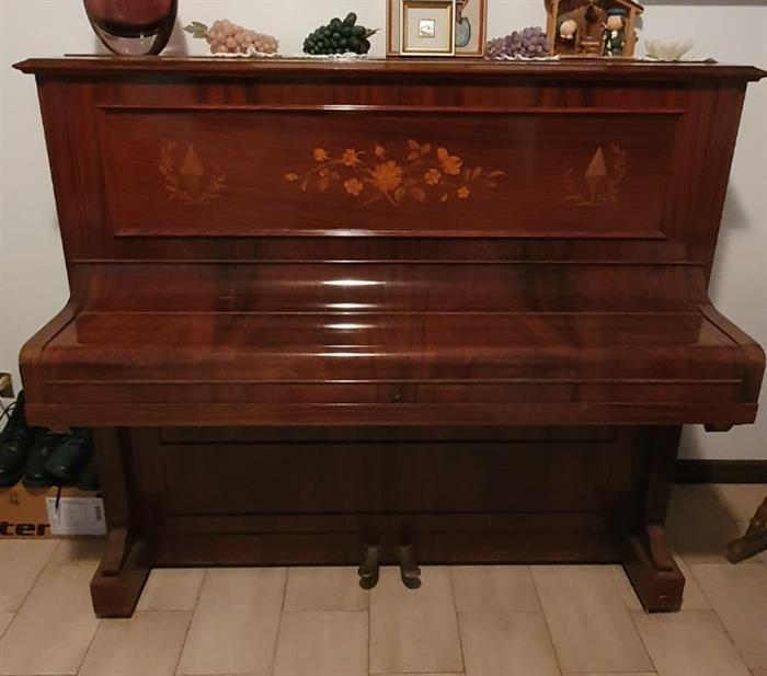 PIANOFORTE VERTICALE C.BECHSTEIN