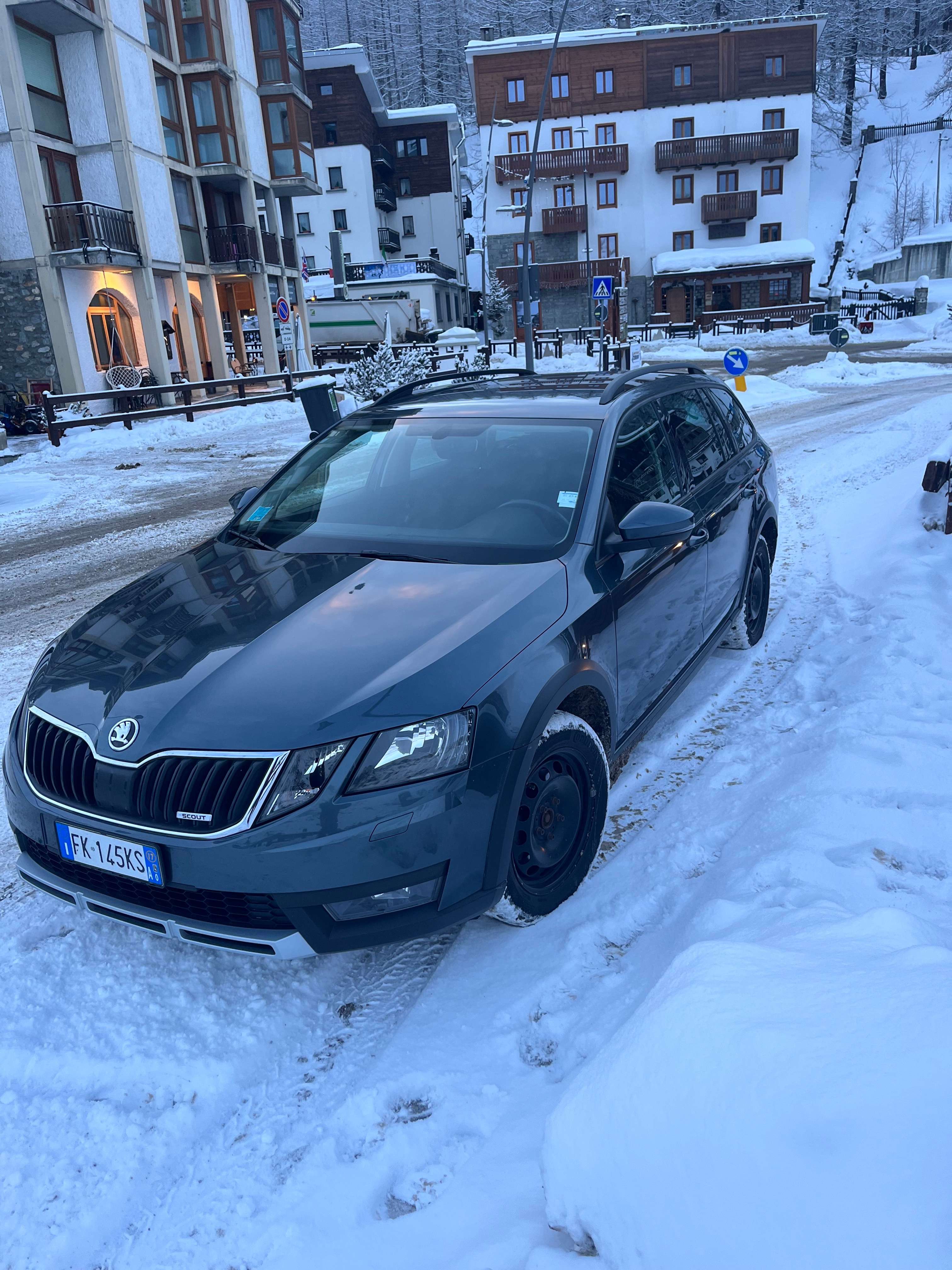 Skoda OctaviaOctavia Wagon 2.0 tdi Scout 4x4 150cv