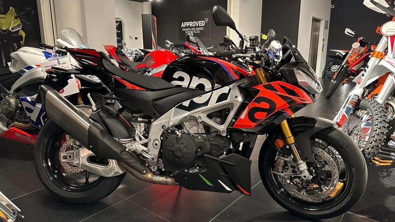 Aprilia TUONO V4 1100 FACTORY