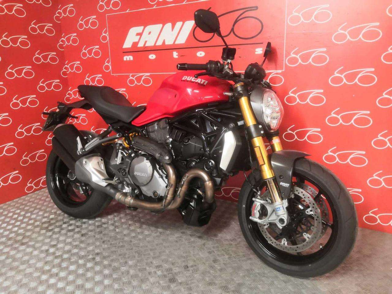 Ducati Monster 1200s