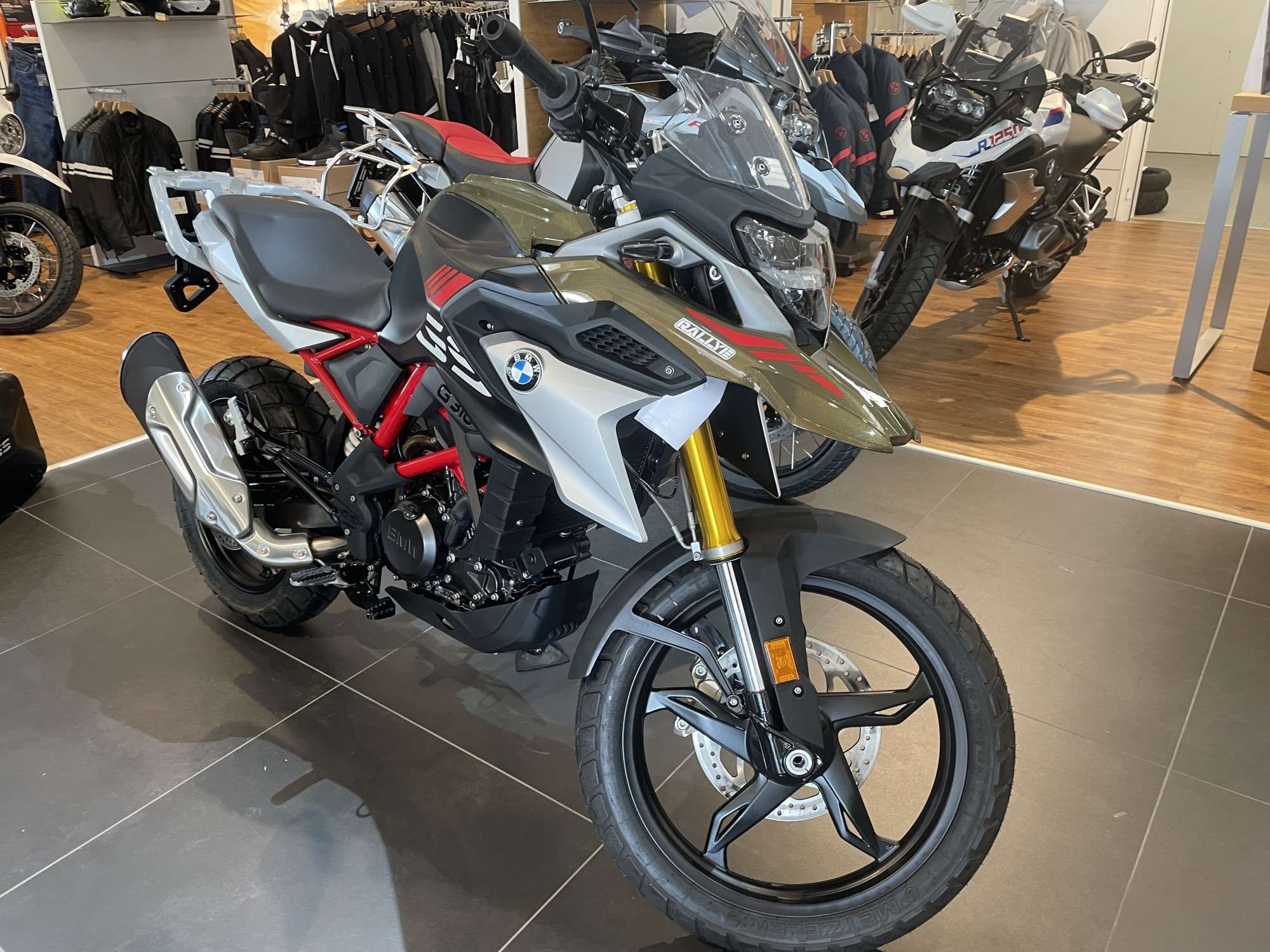 BMW G 310 R