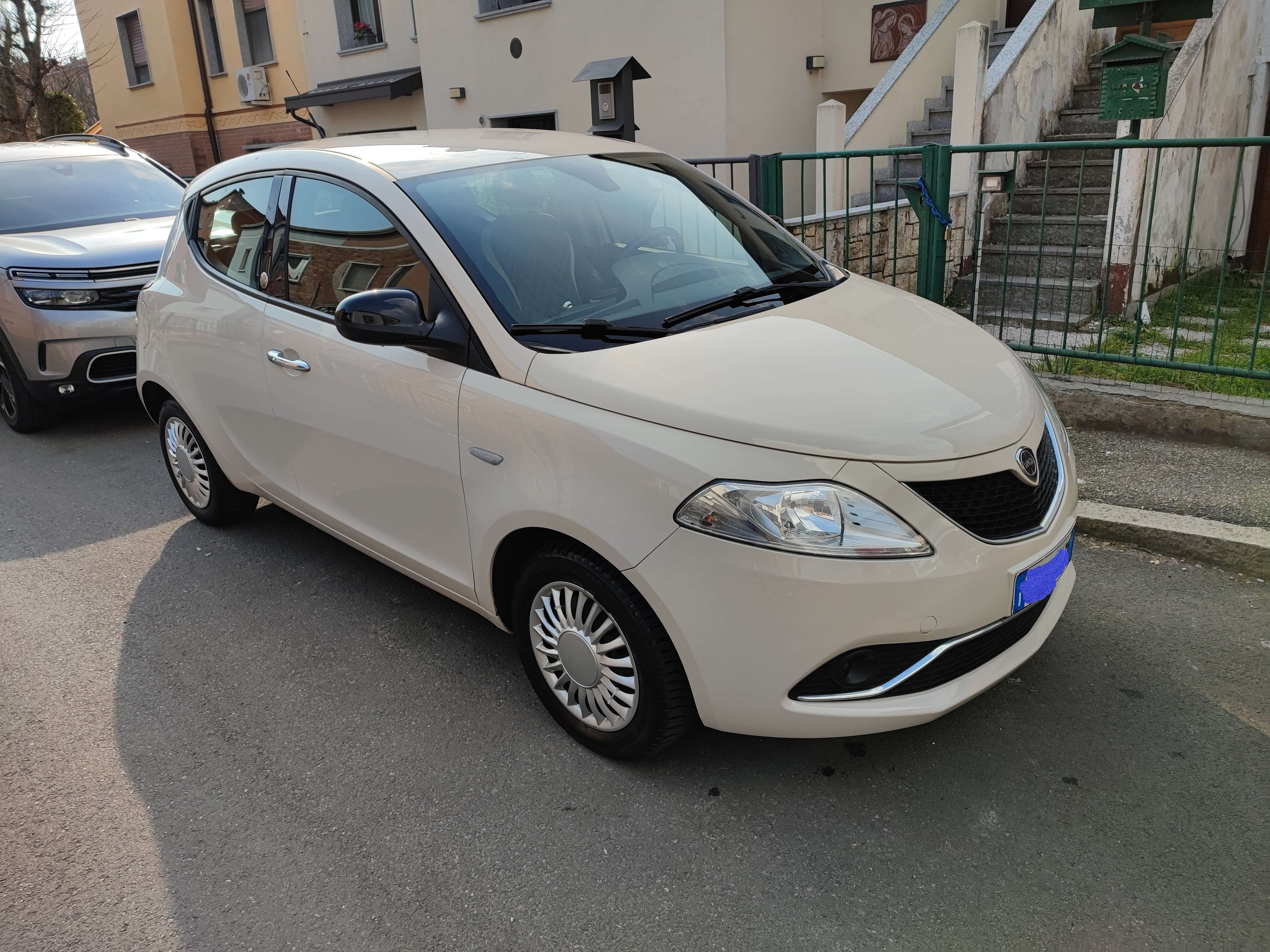 Lancia YpsilonYpsilon 1.2 Gold ecochic Gpl 69cv my16