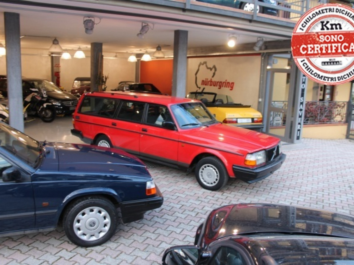 VOLVO 240 2.0 cat Station Wagon Polar