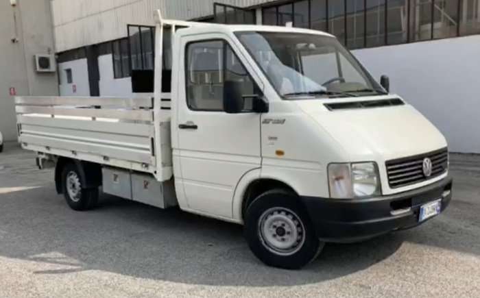 Volkswagen LT2.5 TDI 102 CV 35 CASSONE FISSO( NOLEGGIO)