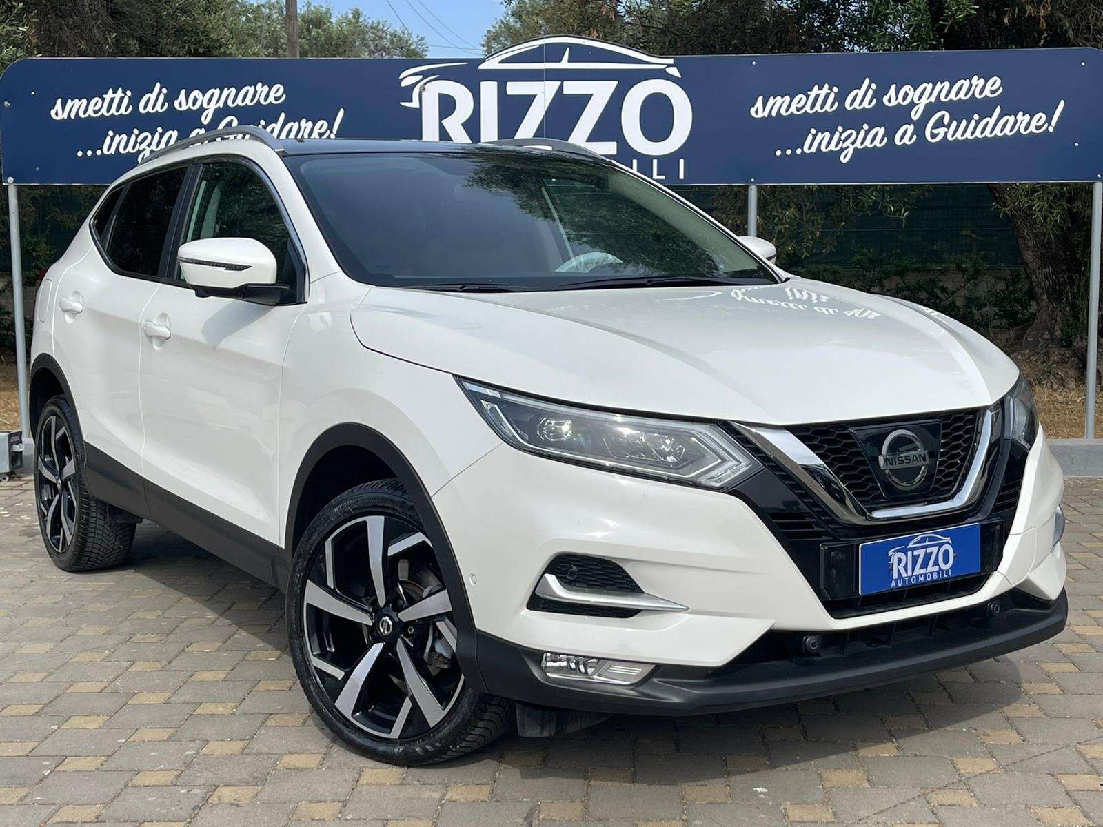 Nissan Qashqai1.5DCI 110CV TEKNA PLUS PELLE TETTO NAVI TETTO 19