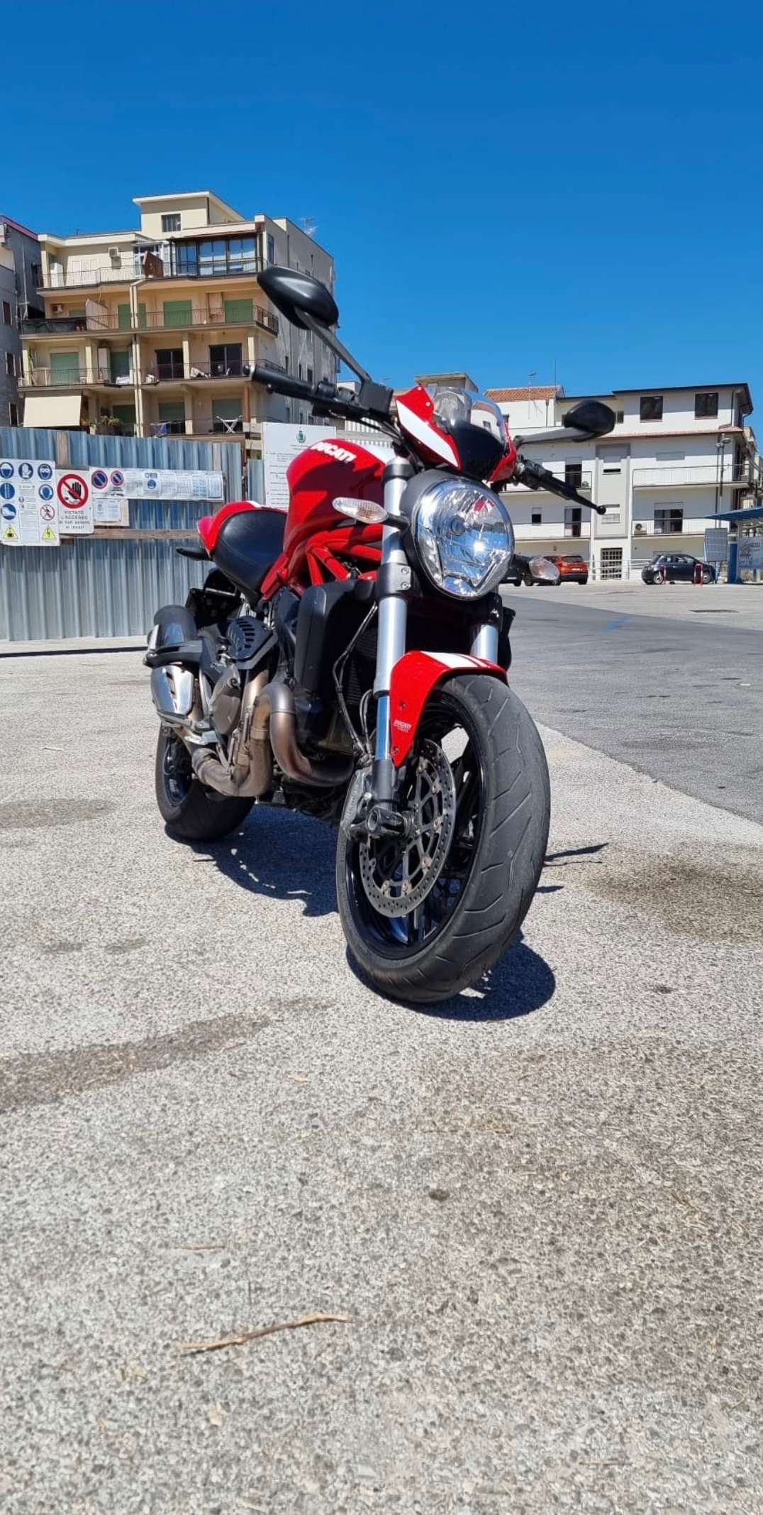 Ducati Monster 821Stripe