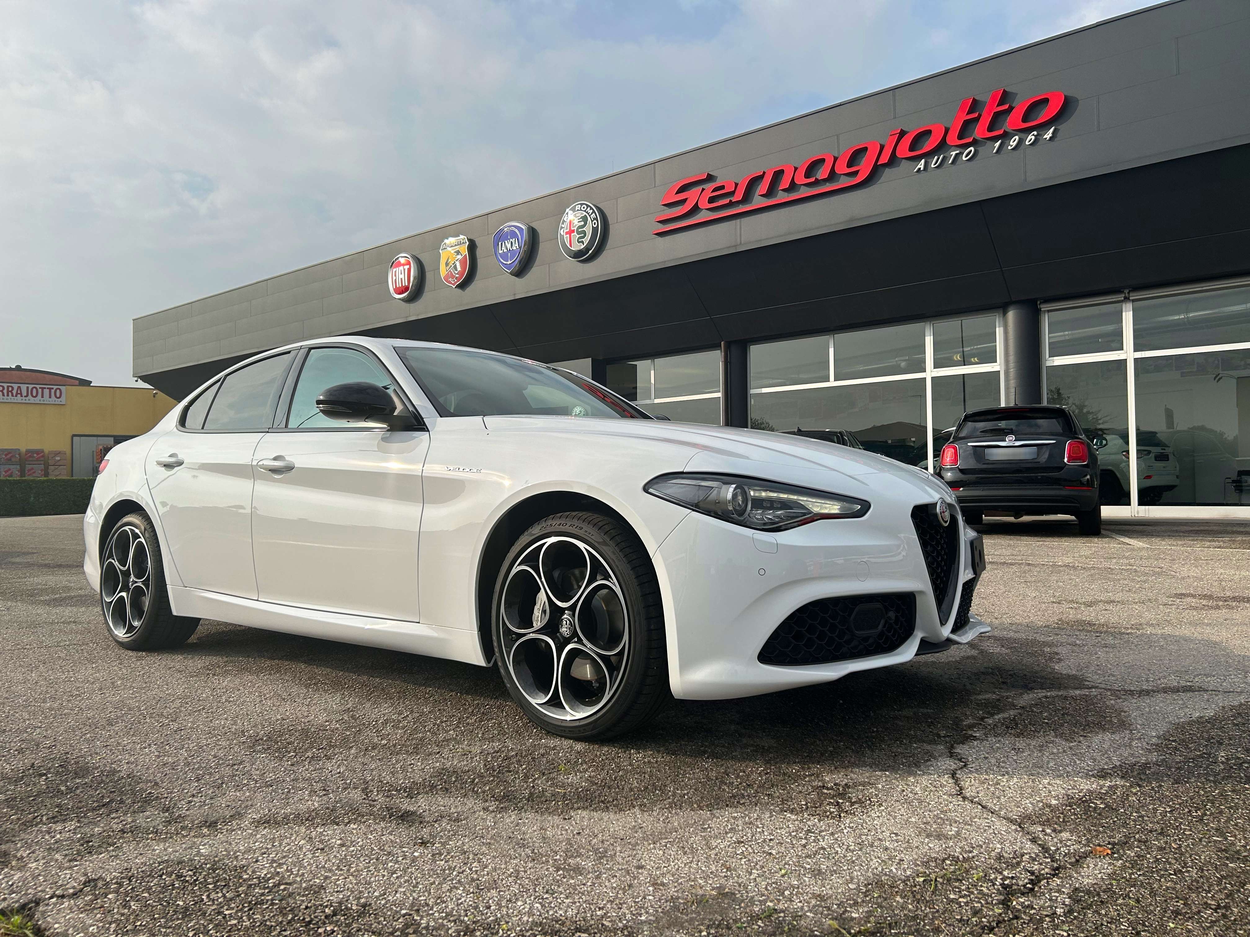 Alfa Romeo Giulia2.0 Turbo 280 CV AT8 AWD Q4 Veloce BIANCO ALFA