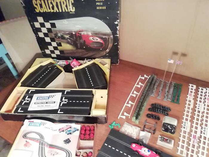 PISTA ELETTRICA SCALEXTRIC TRI-ANG MADE IN ENGLAND