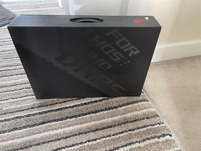 ASUS ROG STRIX SCAR 17 G733ZW