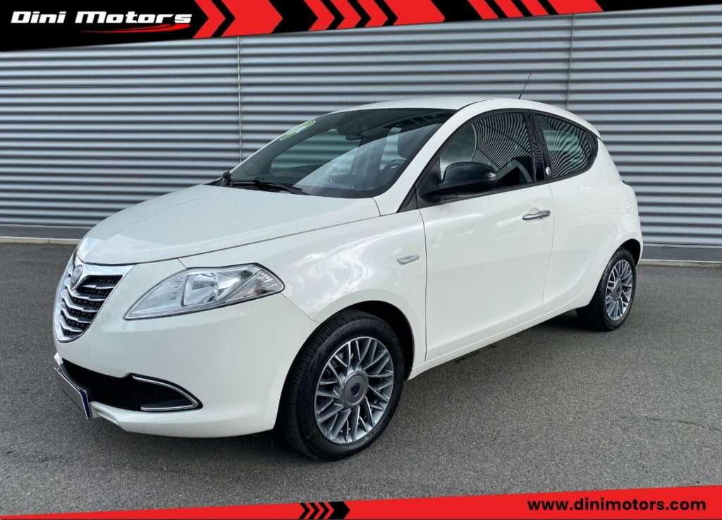 Lancia Ypsilon1.2 69 CV 5 porte GPL della casa OK NEOPATENTATI