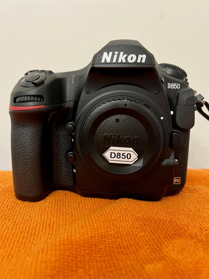 NIKON