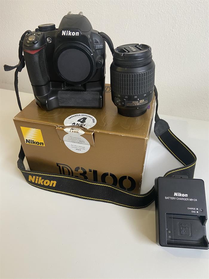 NIKON D3100