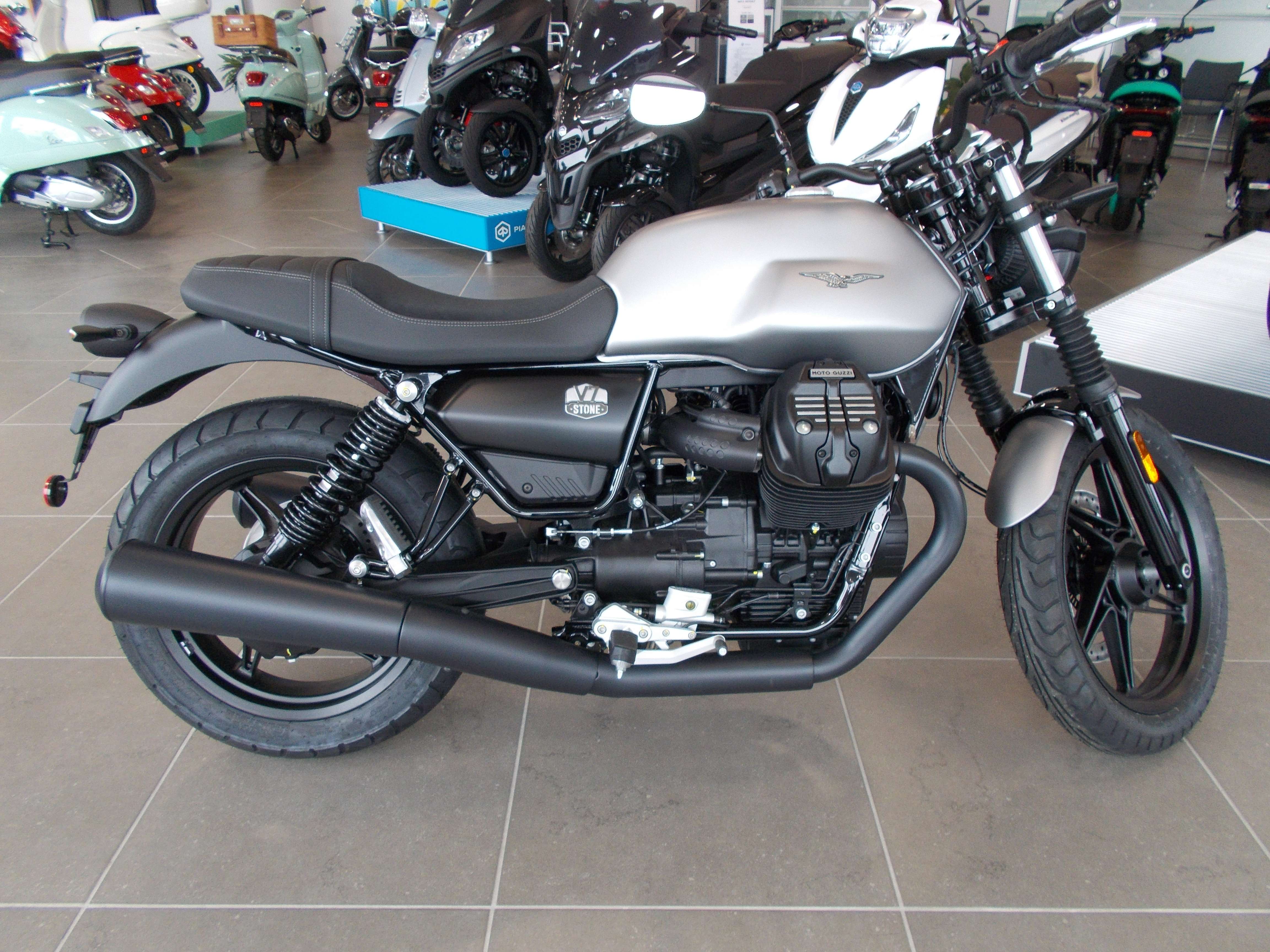 Moto Guzzi V 7STONE 2023