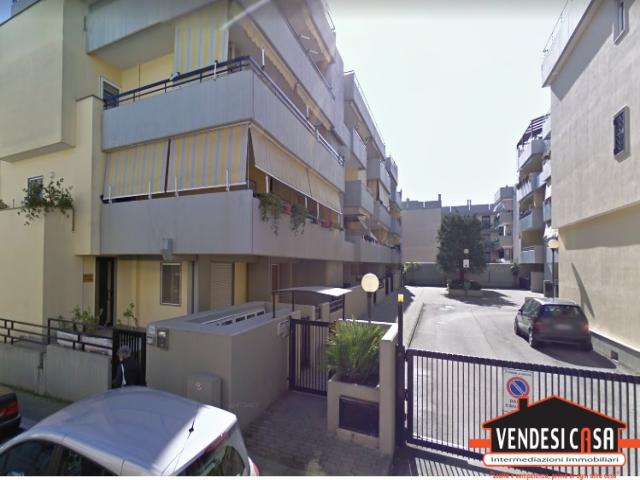 Appartamento 2 vani + acc con posto auto zona posta canneto