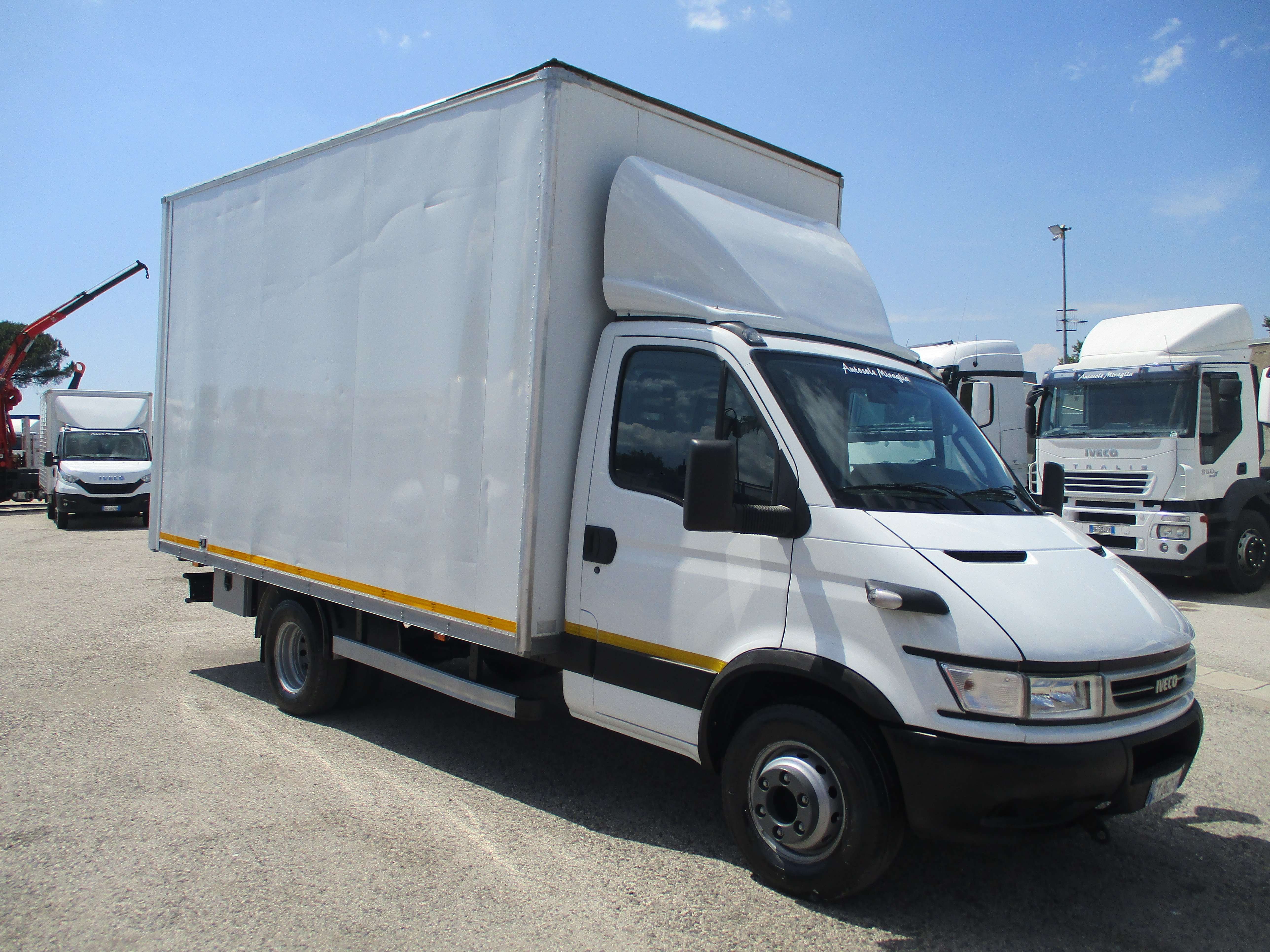 Iveco Daily65 C 17 3000 170 CV FURGONE LEGA L. DA 4.50 M