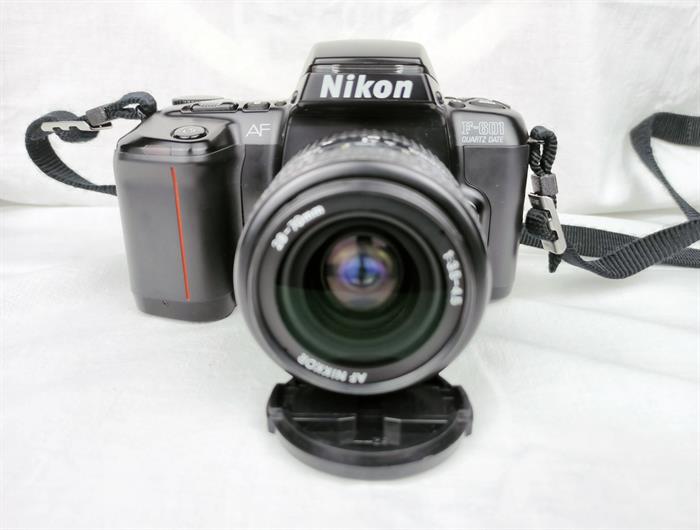 DSLR REFLEX NIKON AF F-601 QUARTZ DATE