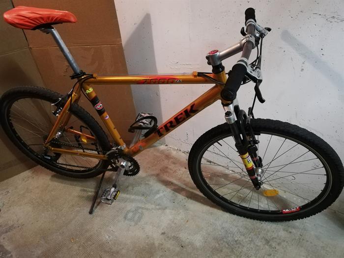 MOUNTAIN BIKE TREK 700 ZX